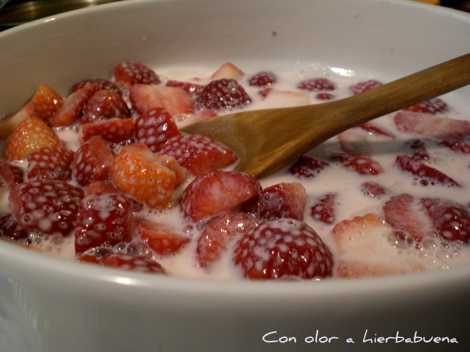 Con olor a hierbabuena: Fresas con leche