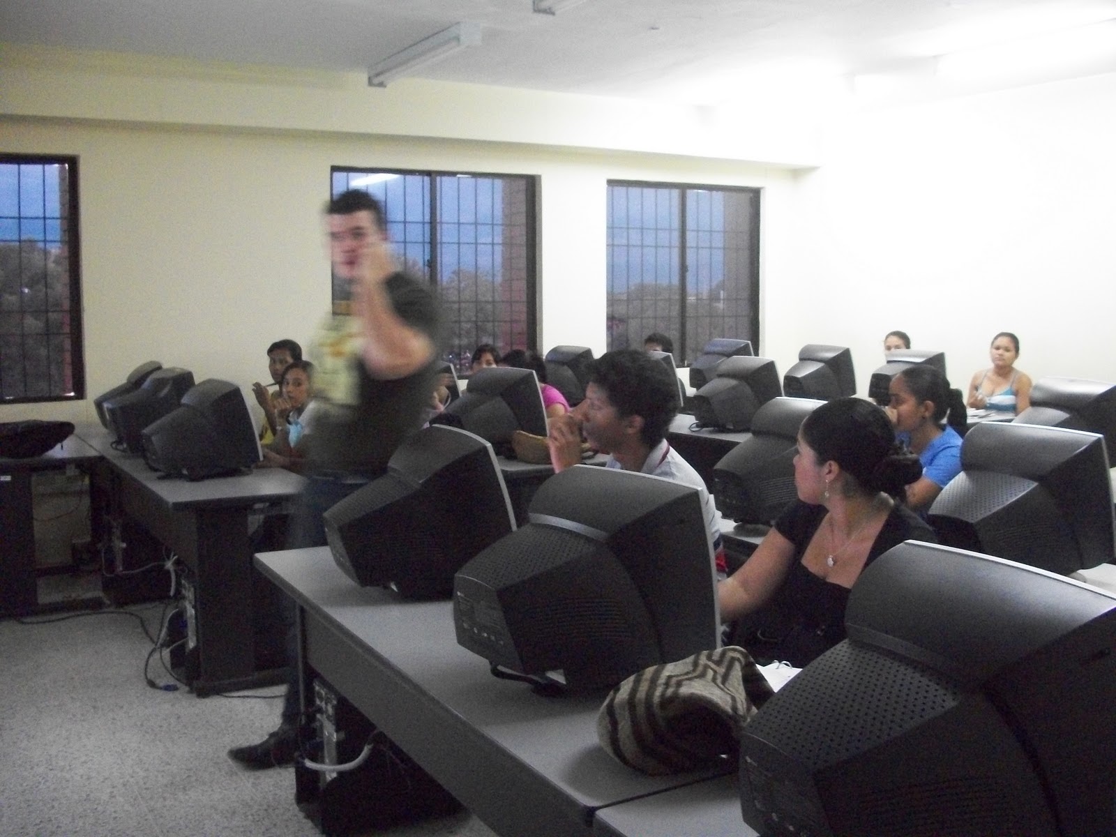 THE GIRLS FLOWERS: Sala de Informatica (Sabanas)