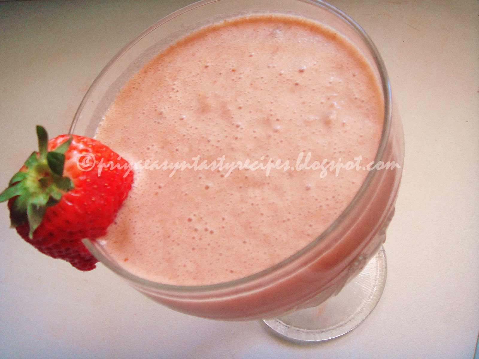 Priya's Versatile Recipes: Strawberry & Quinoa Granola Shake