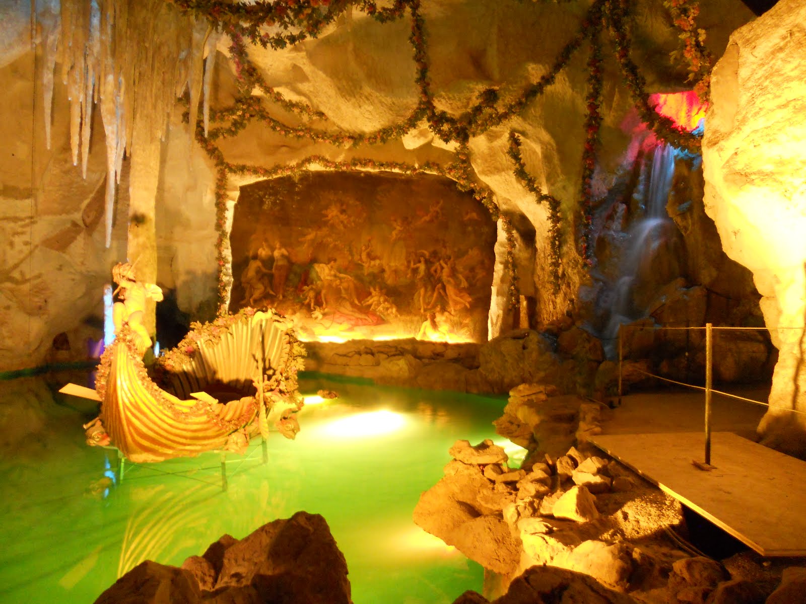 Ashley's Trip to Prague and Beyond!: Garmesh and Luwig II