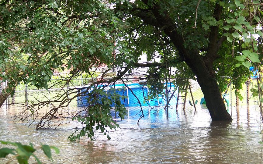 Racine Post: Flood photos from Island Park ...