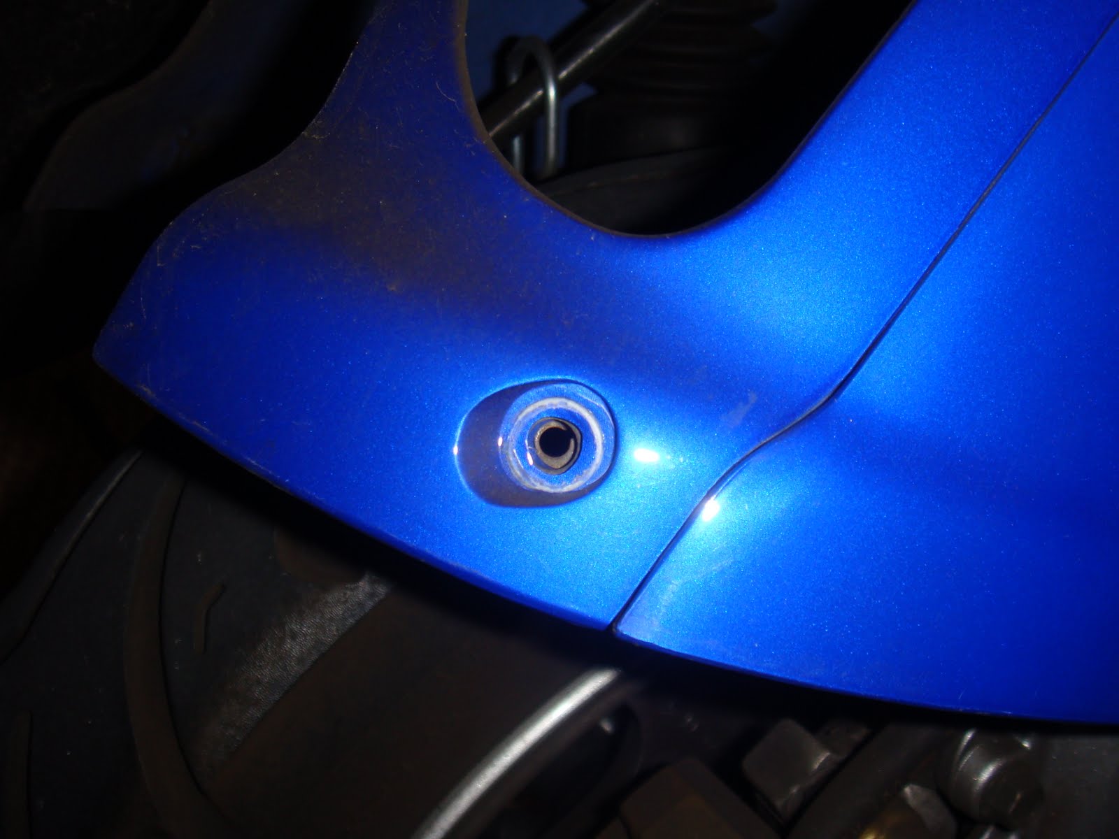 96 mpg on a Vino 125: DIY Tutorial - Tire Fender Replacement