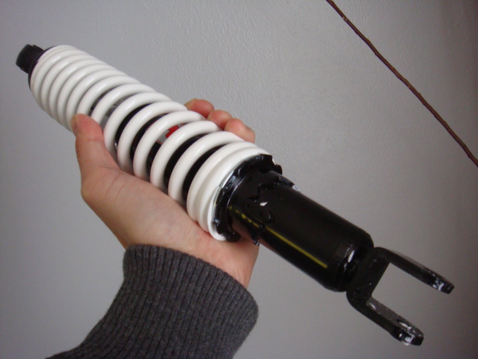 96 mpg on a Vino 125: DIY Tutorial - YSS Rear Adustable Shock Installation