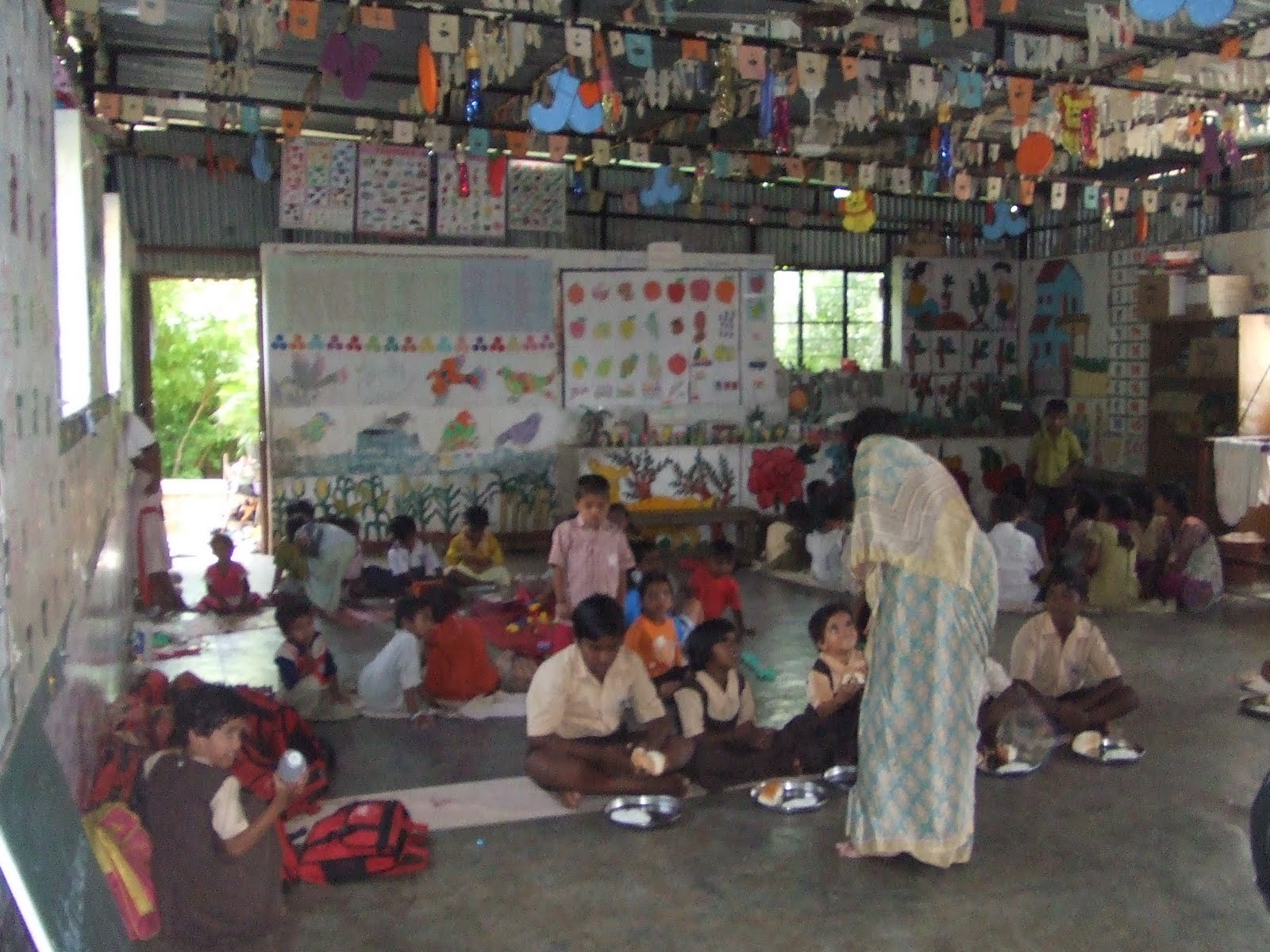 Hayley's Adventures in India: Creche and photos