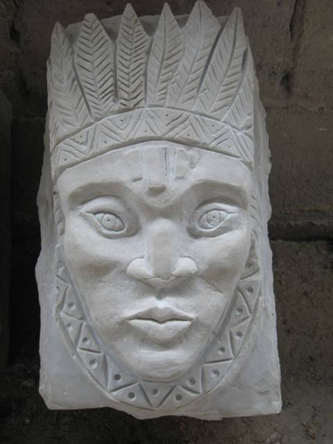 Avances Varsana Yoga Planetario: ROSTROS TALLADOS EN PIEDRA