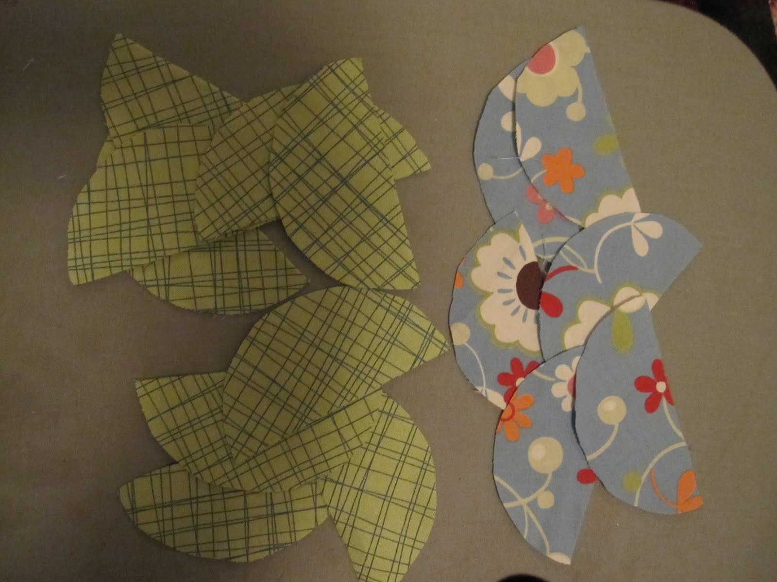 Two Crafty Critters: Fabric Hair Flower Tutorial