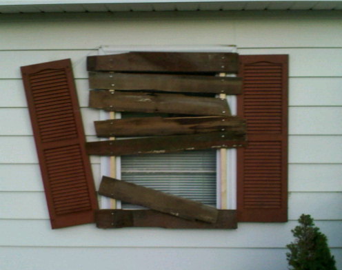 Arlen Animations: Boarded up windows