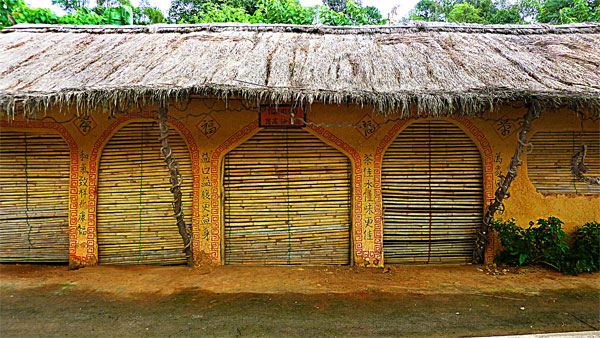 Chiang Mai again: the mud houses of the Chinese village