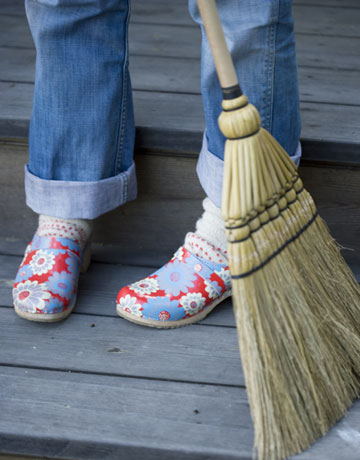 525,600 Minutes: Baby, you need to sweep off your own porch first…….