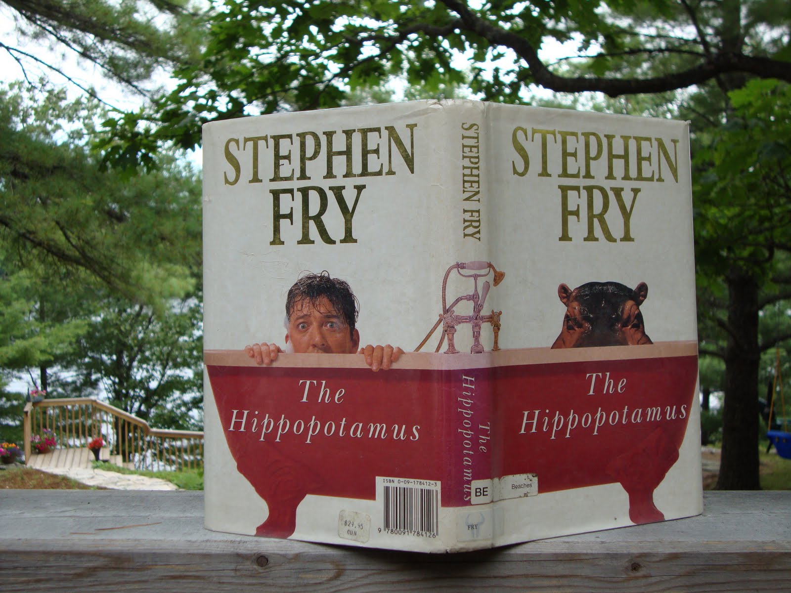 Reading for the Joy of It: THE HIPPOPOTAMUS by Stephen Fry (1994)