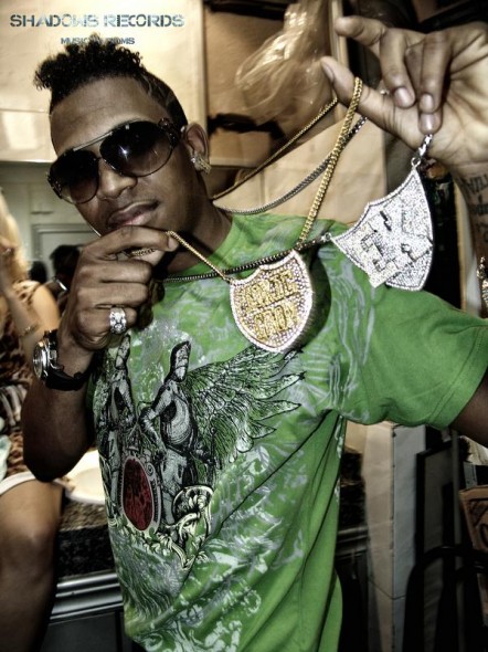 Melodiadecalle: Toxic Crow -- La Morena OFFICIAL VIDEO