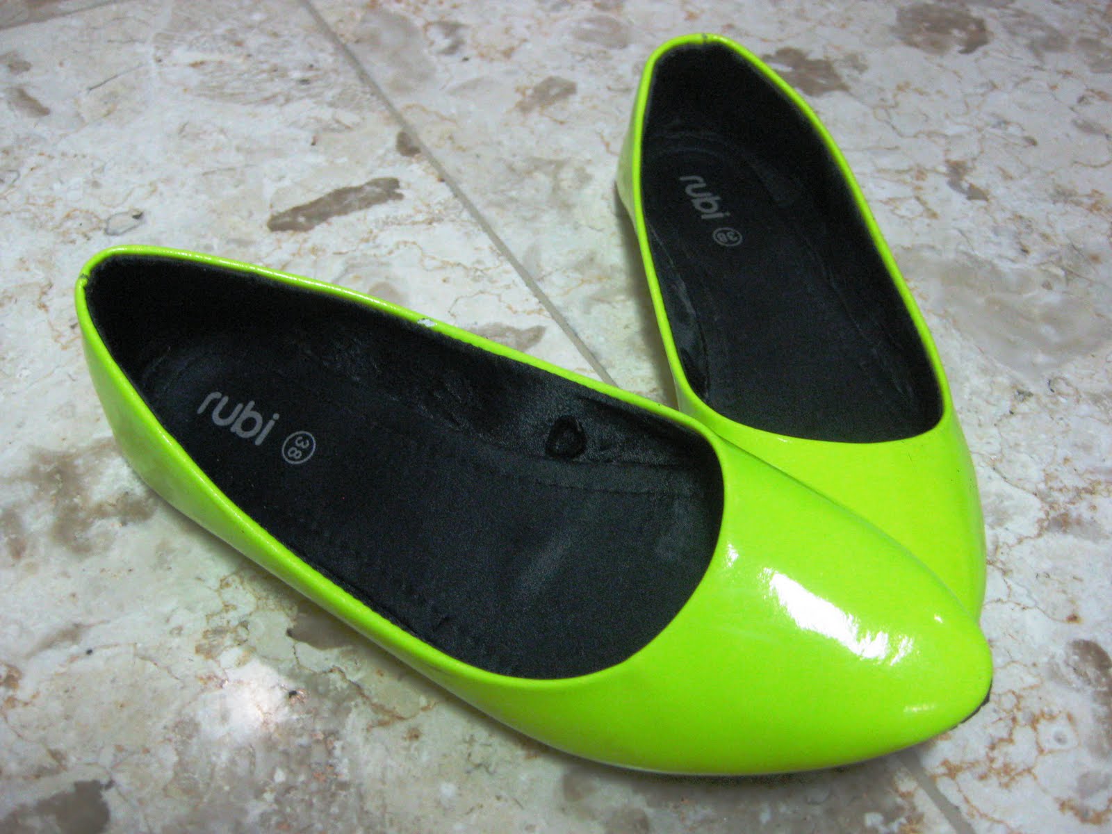 ice chocolate mint: NEON FLAT SHOES