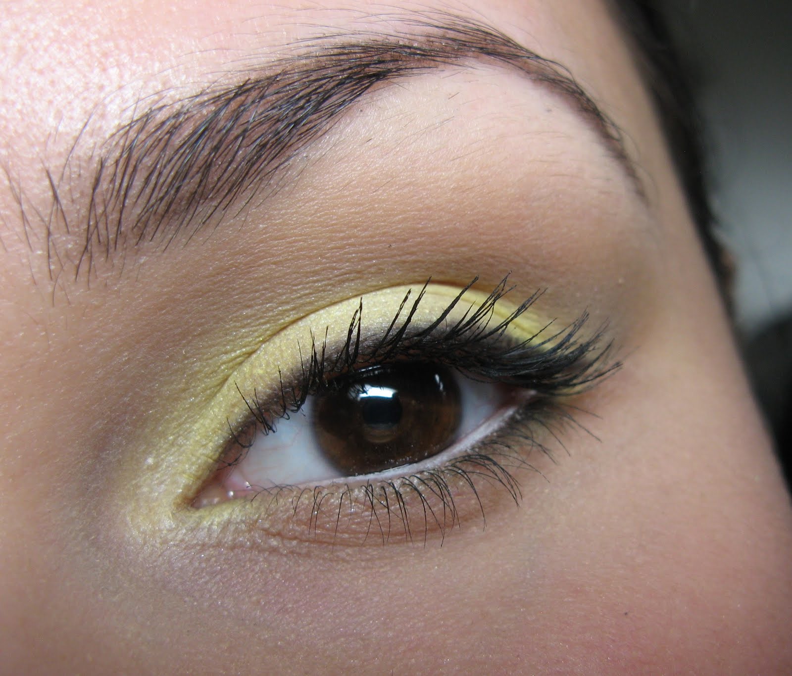 Bunzie13: Fun Yellow Makeup