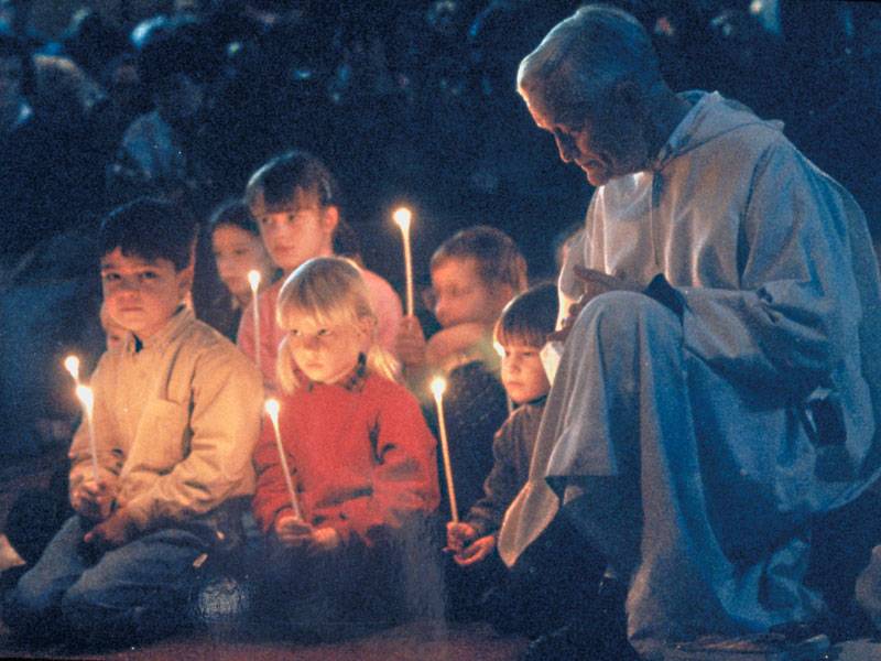 The TAIZE COMMUNITY FOTO ALBUM AND MP4