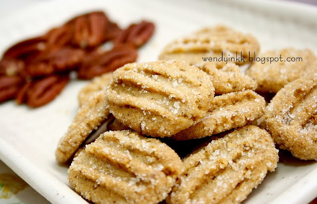 Table for 2.... or more: Butter Pecan Cookies