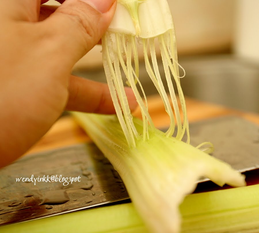 Table for 2.... or more: Gunfire Celery 炝炒芹菜