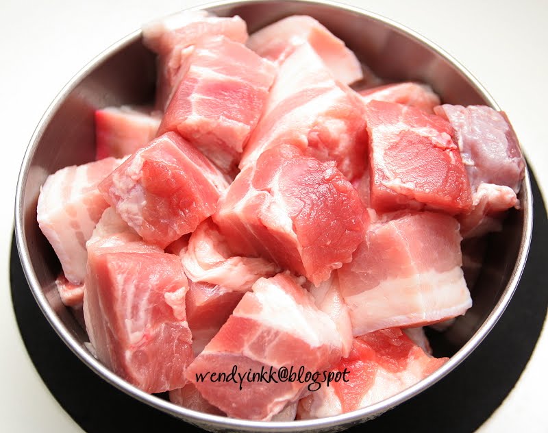 Table for 2.... or more: Fragrant Spicy Pork Belly 香辣猪腩