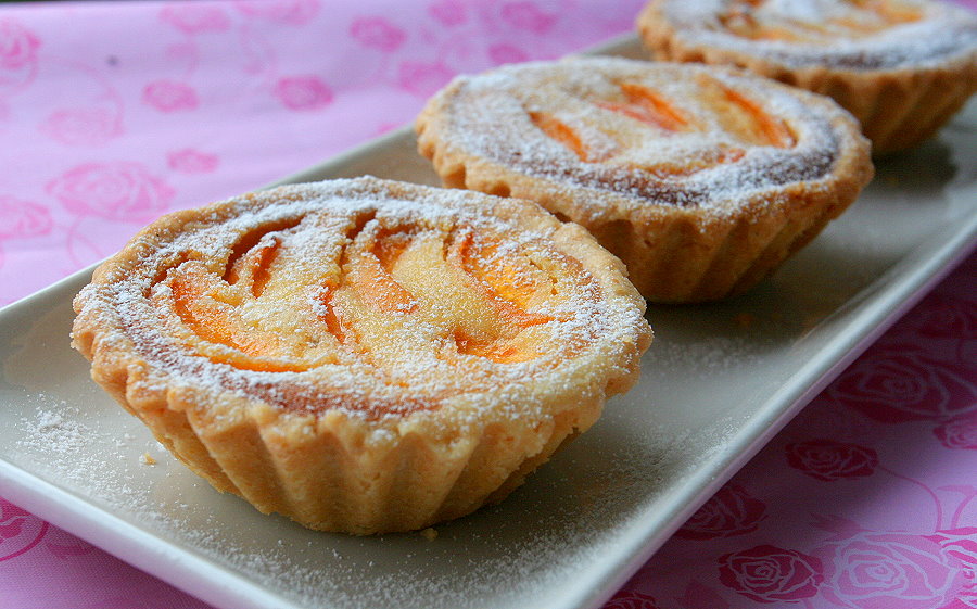 Table for 2.... or more: Fresh Apricot Almond Tarts