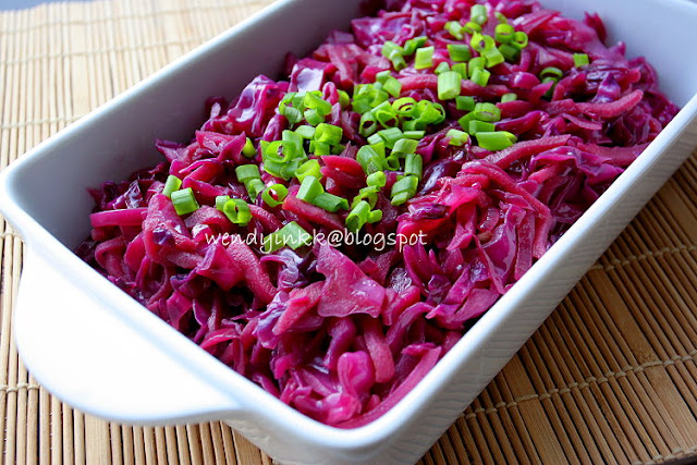 Table for 2.... or more: Stir Fried Red Cabbage with Apples