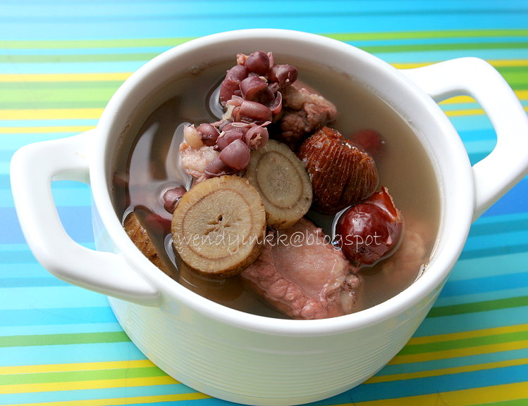 Table for 2.... or more: Burdock and Red Bean Soup - Soup Week #2