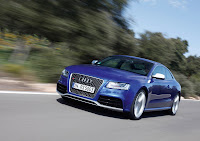 New Photos of Audi RS5 in Sprint Blue and Ibis White | quattroholic.com