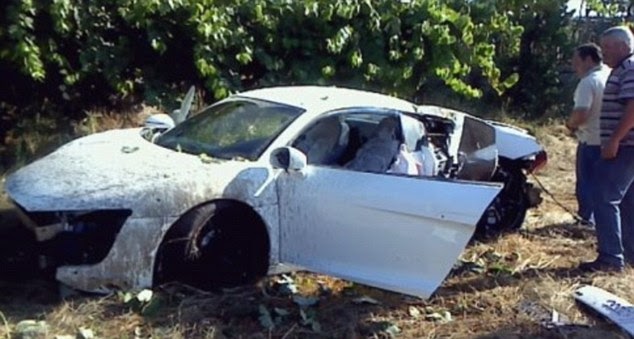 Manchester United's Anderson involved in Audi R8 accident ...