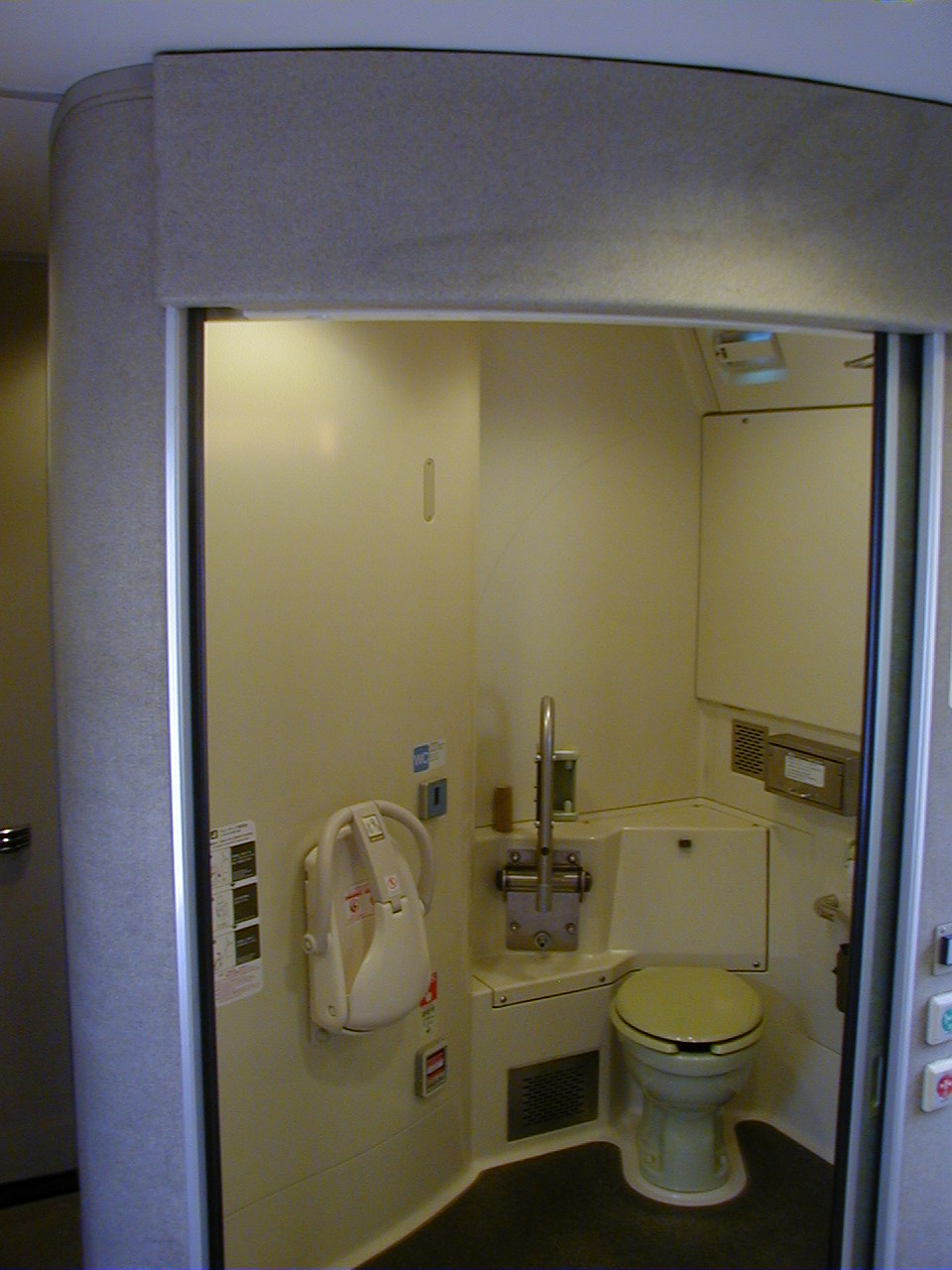 Our Trip To Japan: Wonderful train ride - Hida Express