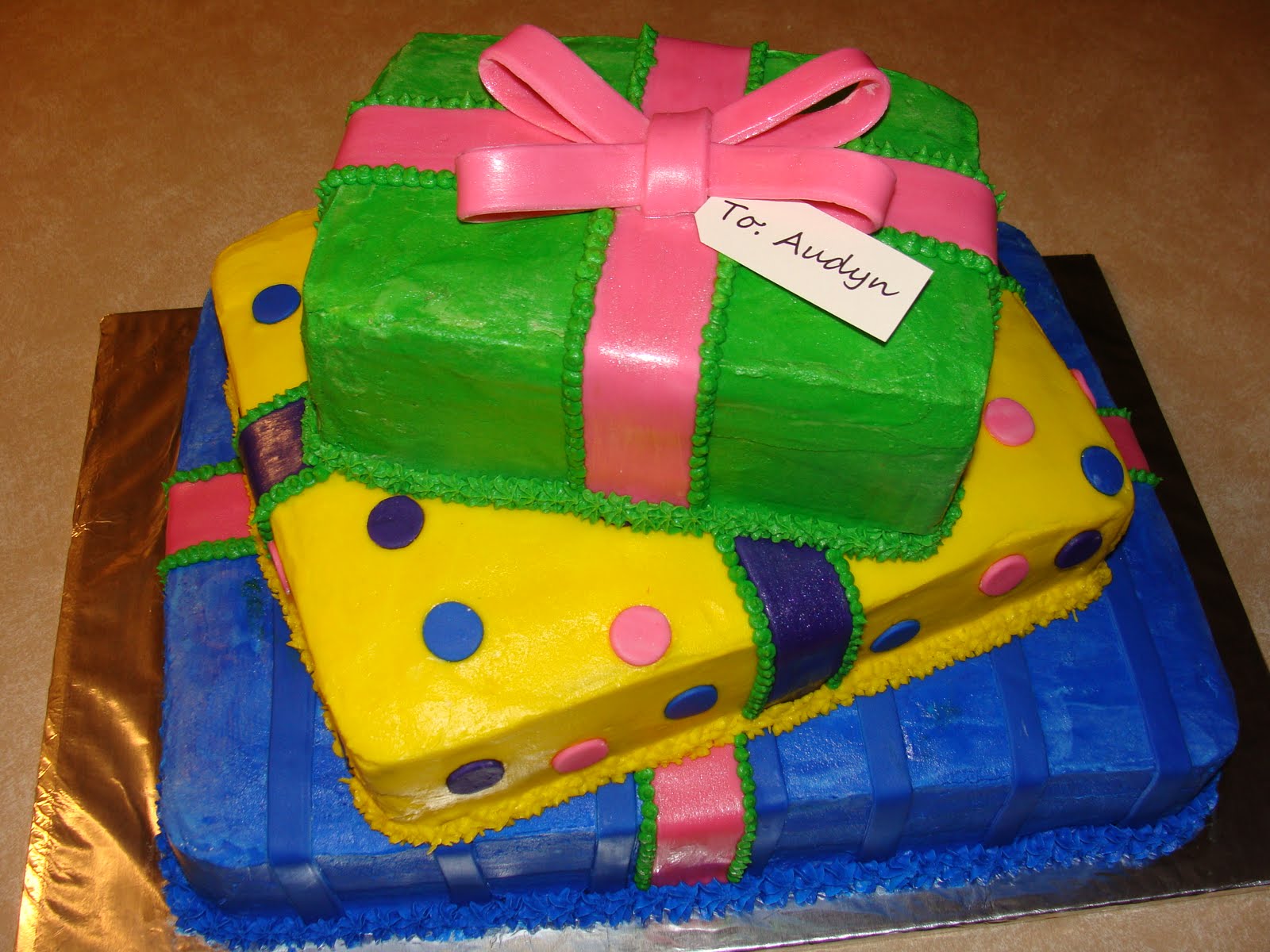 Paddy Cakes: Present Cake