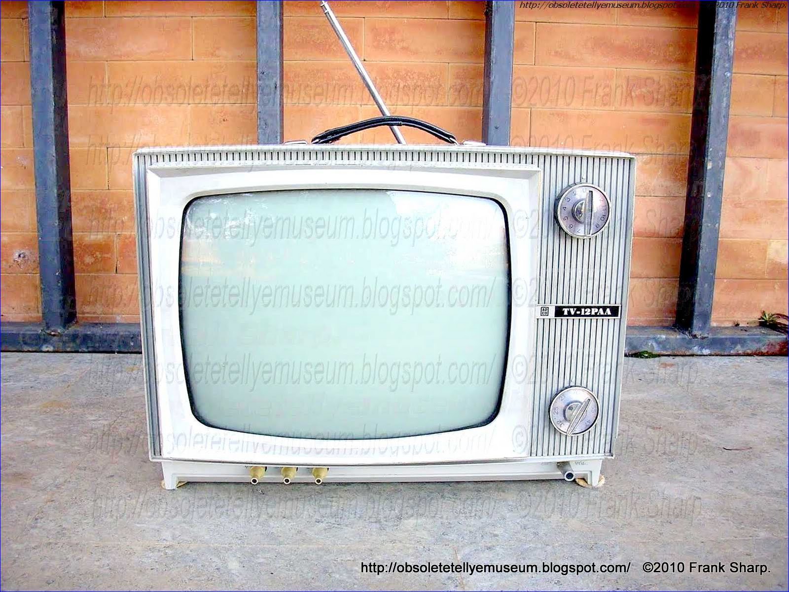 Obsolete Technology Tellye !: APCO TV-12PAA YEAR 1974.