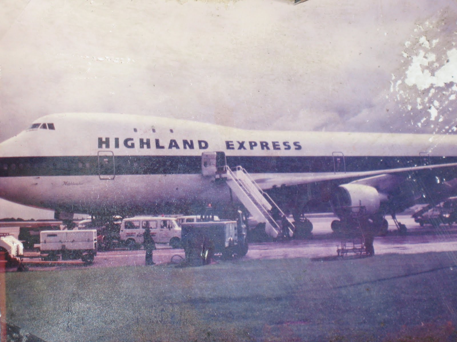 Flight Deck of HIGHLANDER 747-123 Jon Hammond | Hammondcast's Weblog