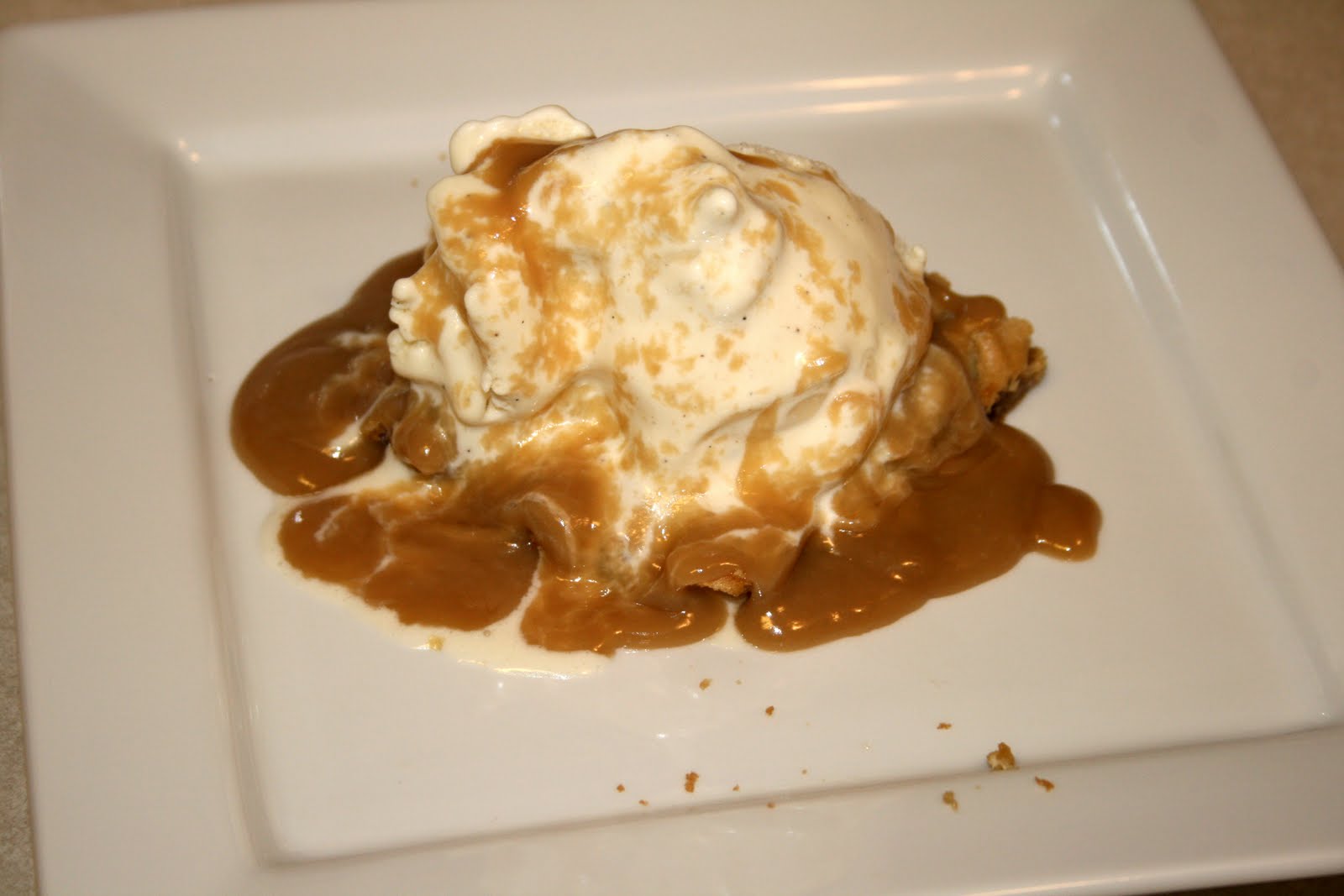 Someone's in the Kitchen with Ashley: Applebee Brownie Sundaes