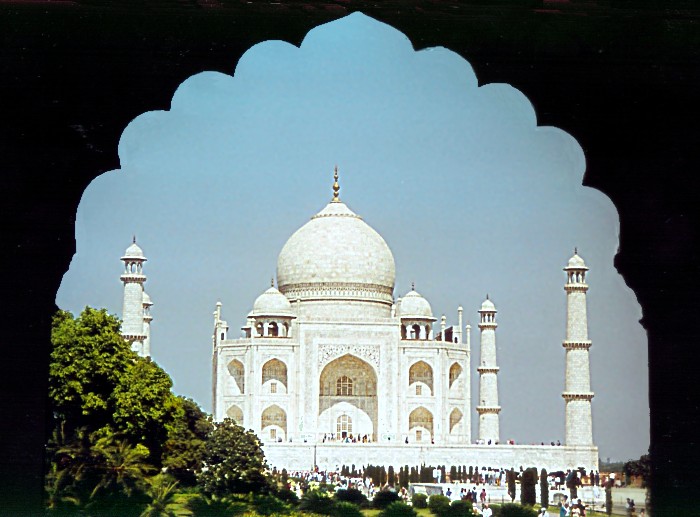 THE INDIAN TAJ: TAJ MAHEL