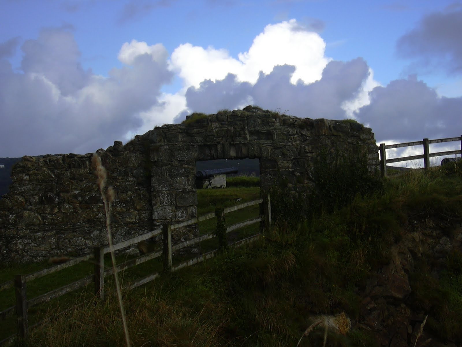 Pembrokeshire Coast Path: Fishguard Fort to Newport