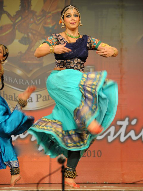 Shobana Dancing Photogallery ~ Gallery Bay
