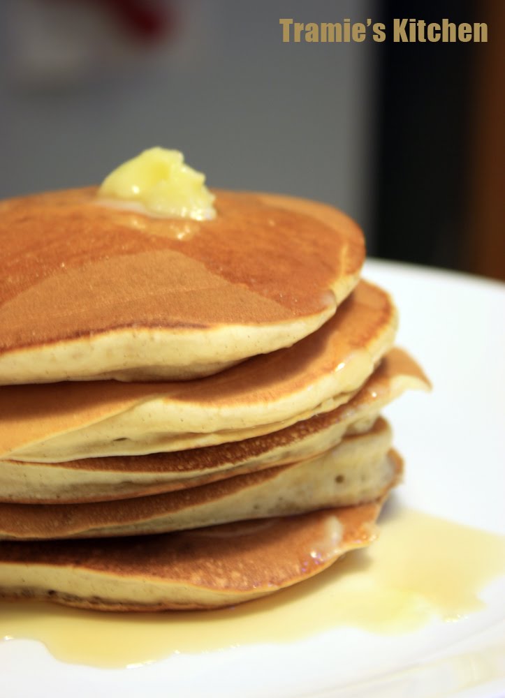 Tramie's Kitchen: Fluffy quick pancakes for rainy days