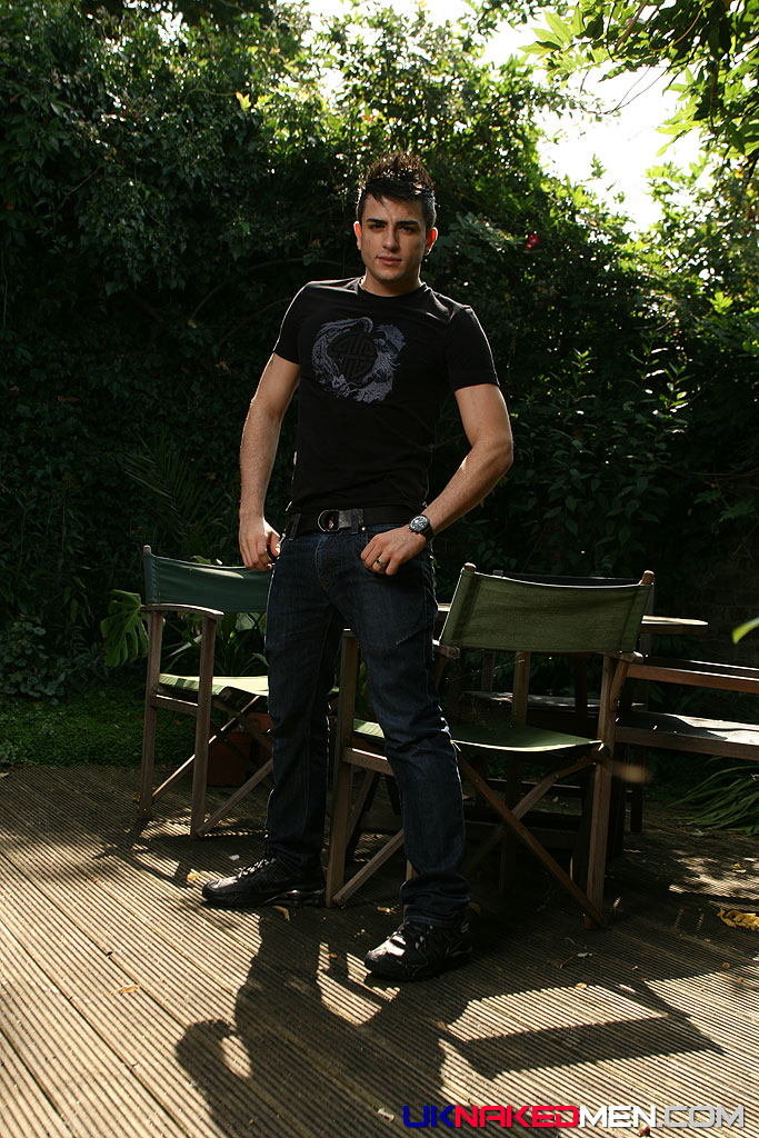 MAN AMAZING MAN: Harry Louis