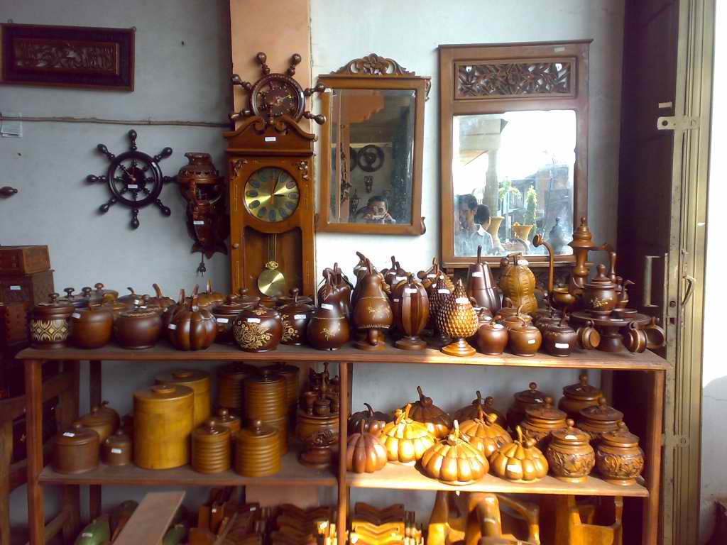 Kerajinan Ukir Jepara ~ Azis Fals