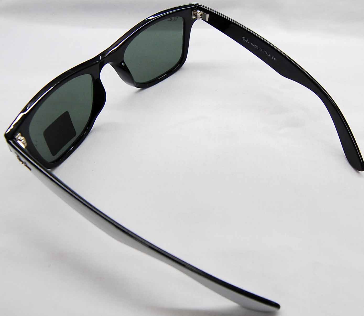 BOMBASTIC RAYBAN: Ray-Ban Wayfarer II 2143