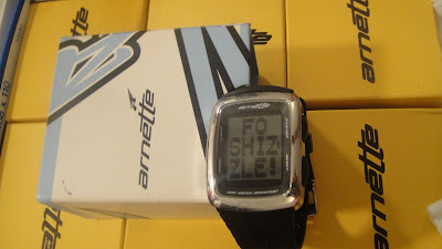 Just Chilling...: Arnette Watch -Review- AR 02001