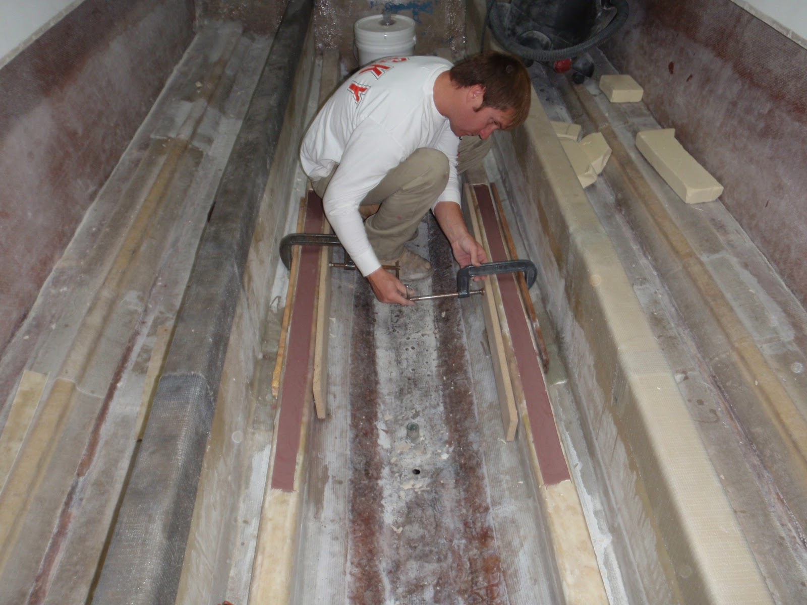 1981 23' Fish Nautique Restoration: Nida-Bond Stringer Pour.....