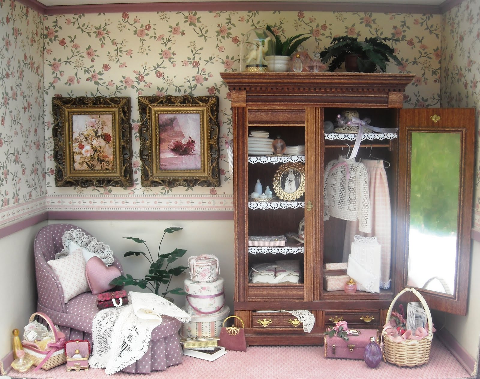 Old Days-Old Ways: Miniatures Monday--Victorian Vignette!