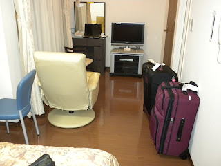 Kelsey in the Rain: The Hello Lodge