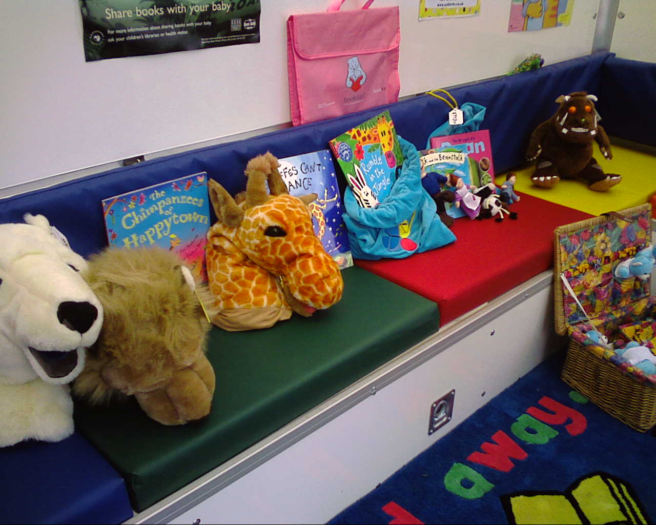 Children's Mobile Libraries: May 2010