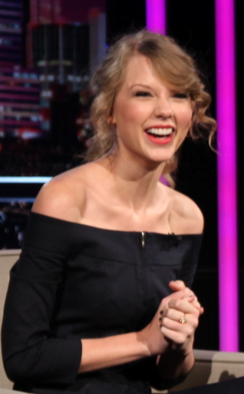 ShelbyDoesHair.com: Taylor Swift's Wig.