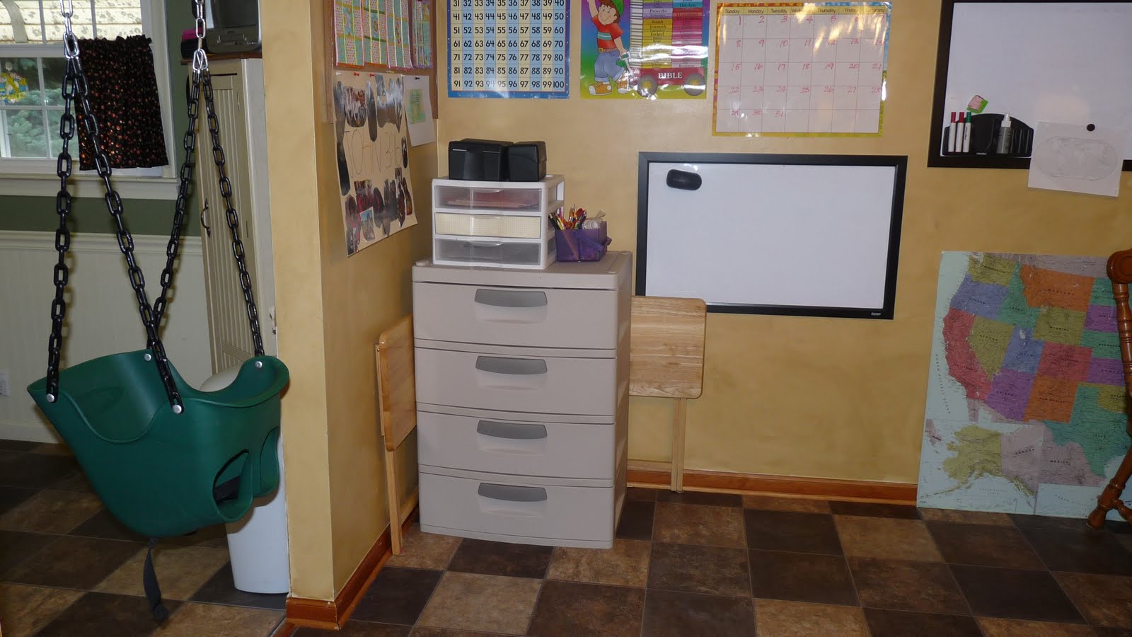 Passionate Motherhood: Not-Back-to-School-Blog-Hop: School Room week!