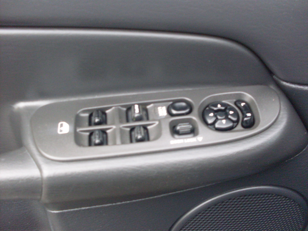 luisrideauto: 2002 DODGE RAM SPORT, CREW CAB 4 DOOR SHORT BOX 2 WHEEL ...