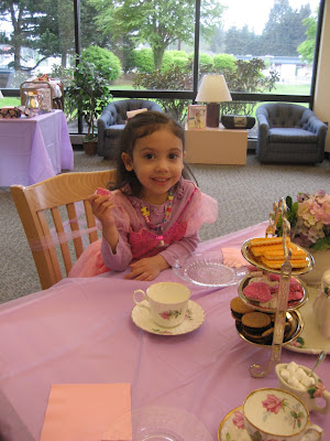 A Silly Mommy of 2 Silly Girls: Fancy Nancy Tea Party