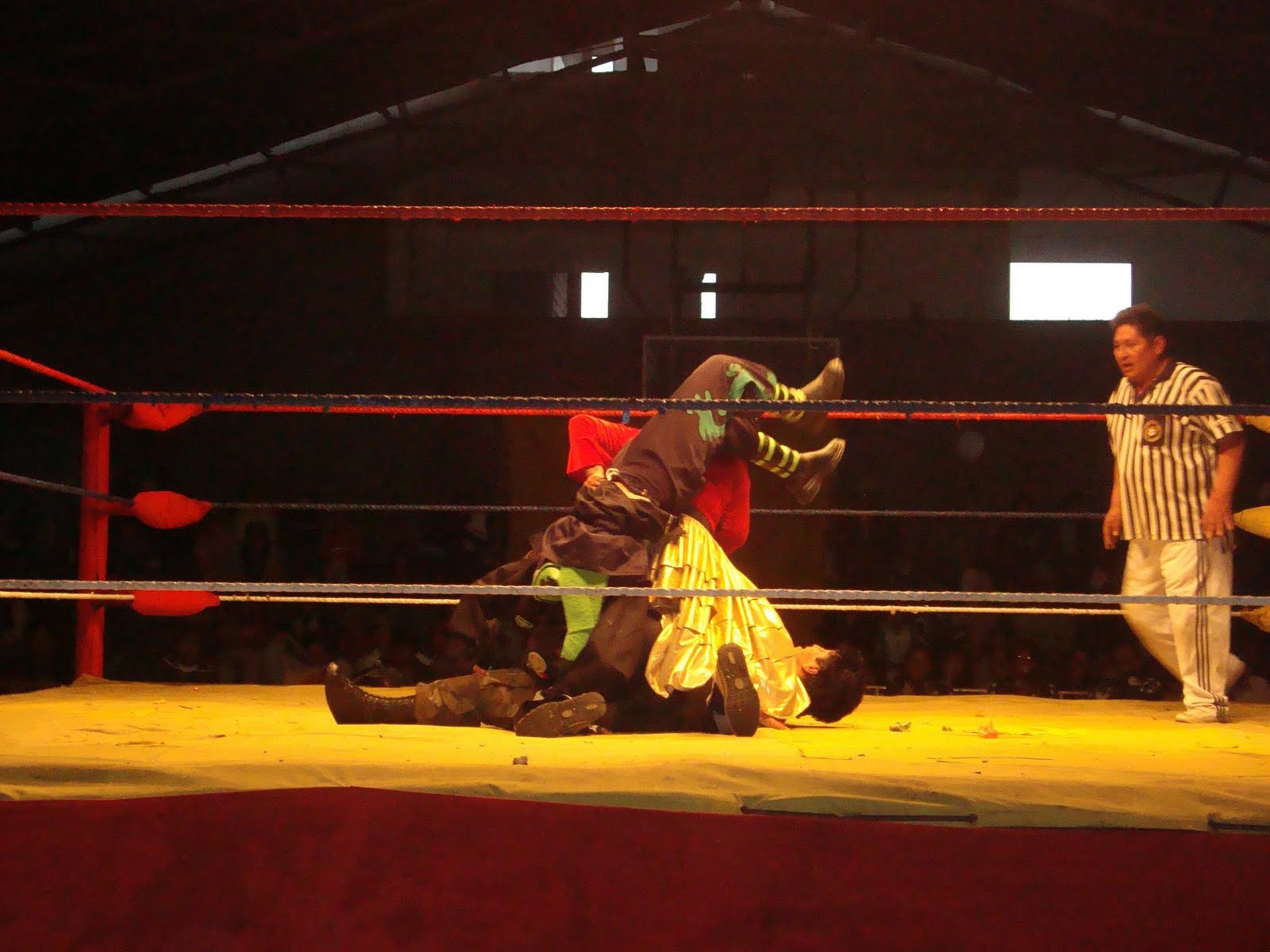 LOST IN PEROU: La Paz et le catch bolivien