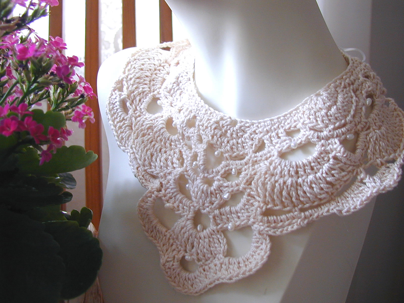 Mad About Yarn: Cream Crocheted Wedding Necklace