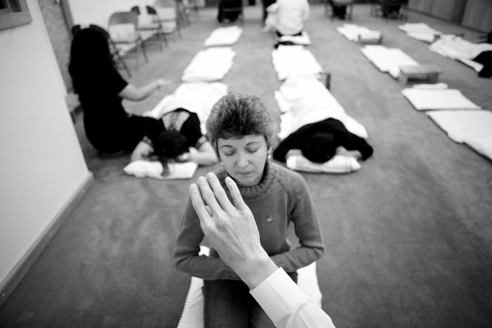 Manos Sagradas...SUKYO MAHIKARI: ¿Quíenes son los Sukyo Mahikari